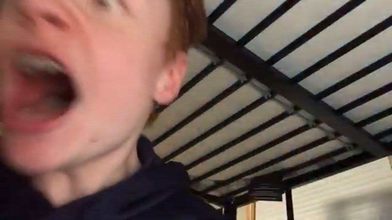 Kid rages while playing unknown game - YouTube