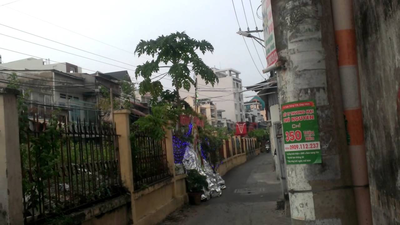 (December,16th,2015)D13E-701 pulled train SPT1 - YouTube