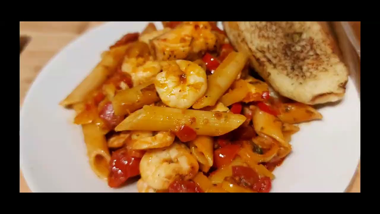 Penne Pasta Con Pesce Salmone Gamberoni Ultimate Italian Seafood Pasta ...