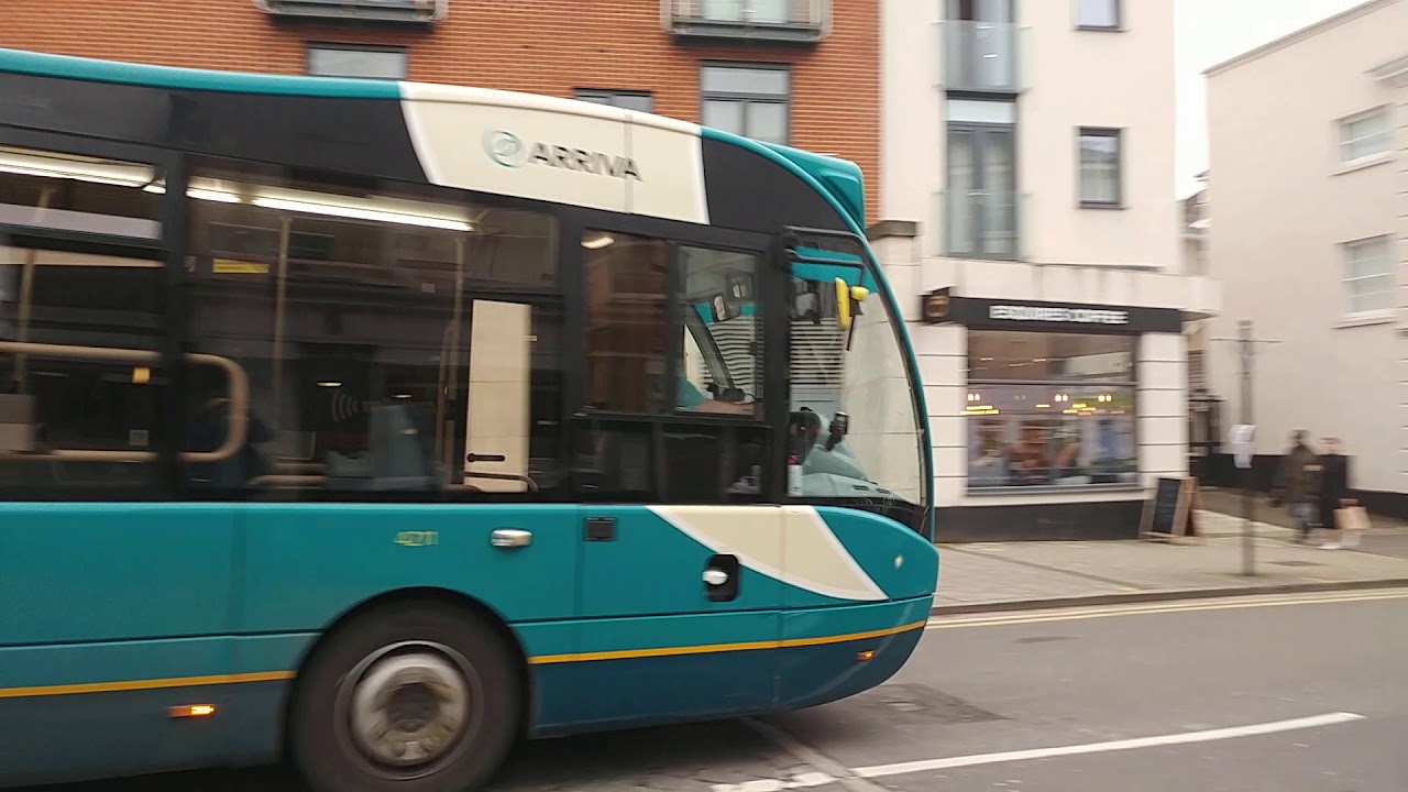 Here is the 36 bus in Guildford - YouTube