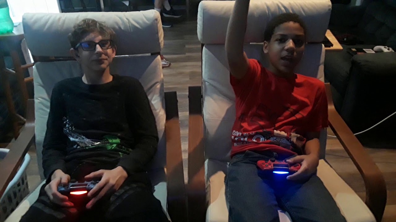 First video cringe #bad camera man - YouTube