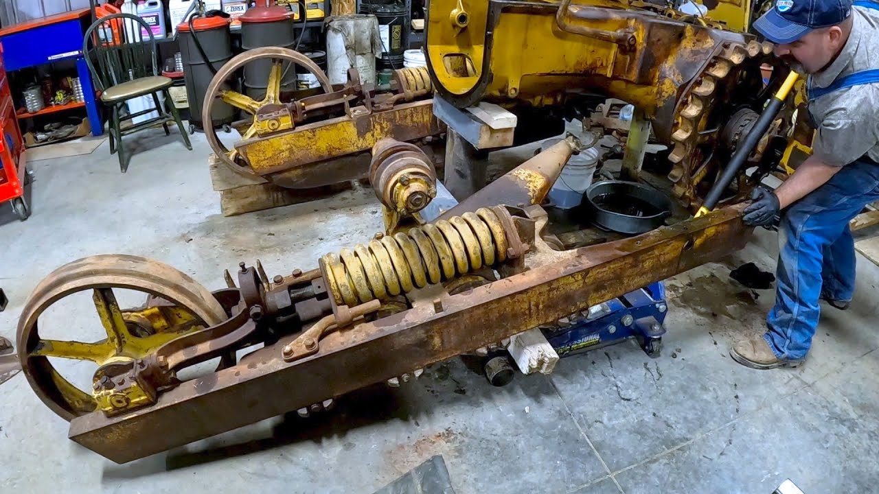 Track frame removal 1939 Caterpillar D4 4G9986 "Lil Lefty" Episode #27 ...