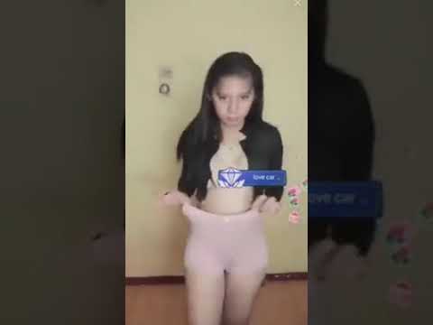 Tante bergoyang pamer anu