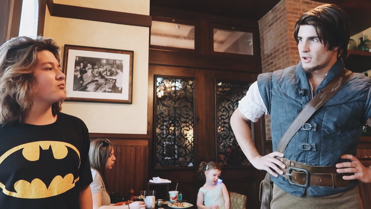 DYLAN TEACHES FLYNN RYDER HOW TO SMOLDER?! - YouTube