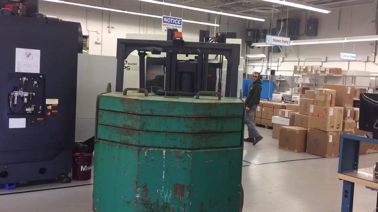 Allegheny Machine Tool Makino PS105 - YouTube