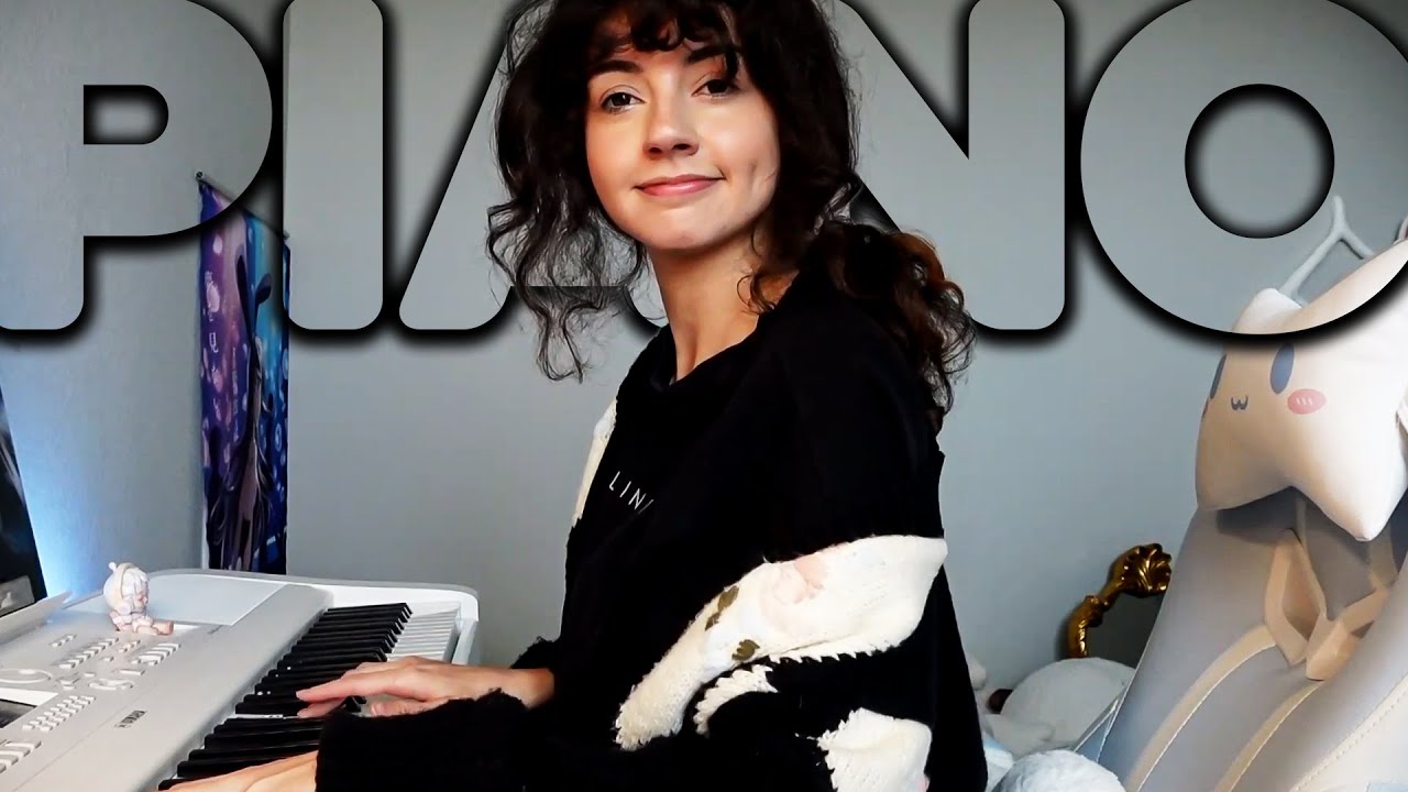 "I'm Professional Piano Player" - BonnieRabbit - YouTube