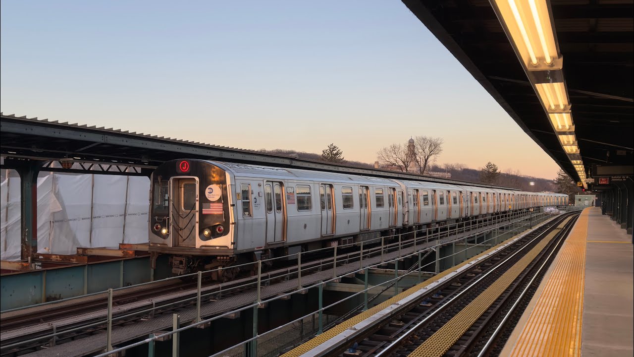 R143/R160/R179 J Trains at Cypress Hills (half-renovated) - YouTube