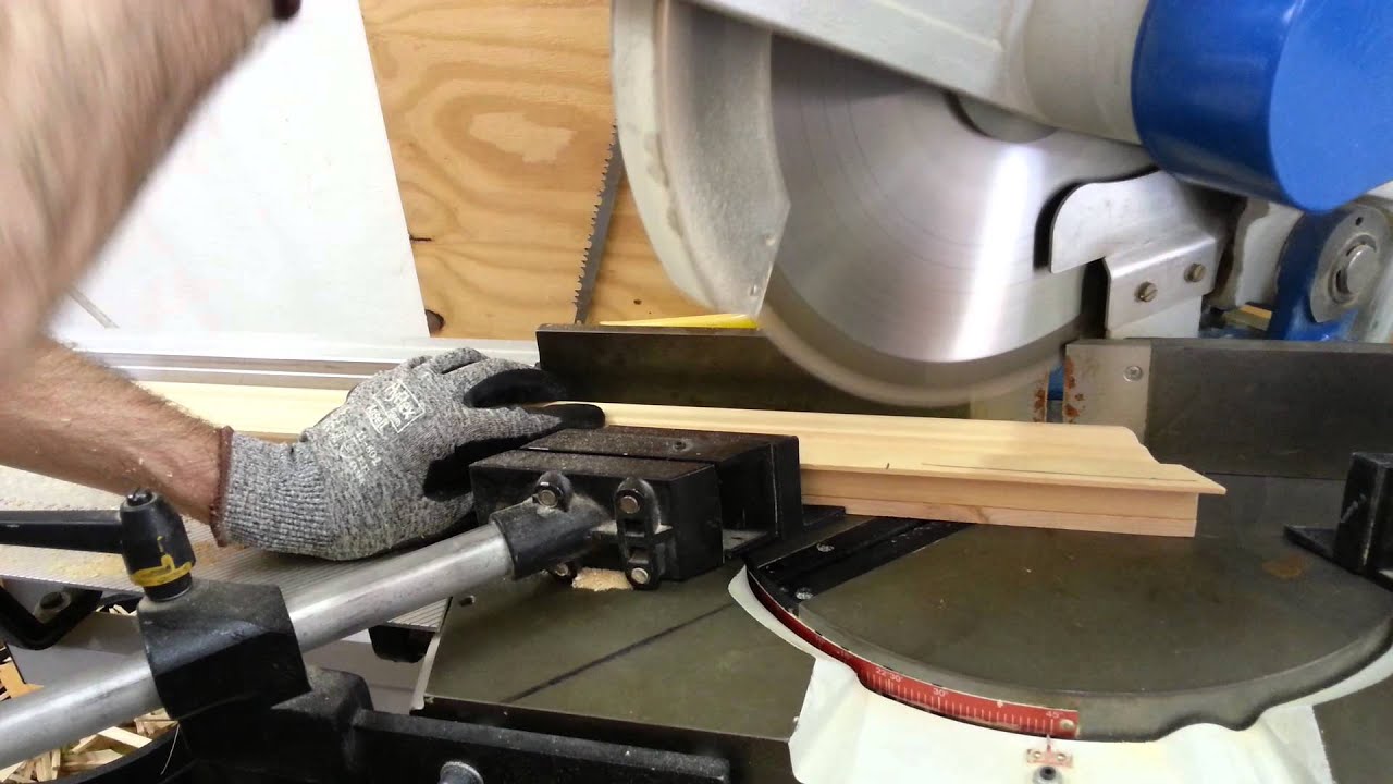 How to cut an antique picture frame replica - YouTube