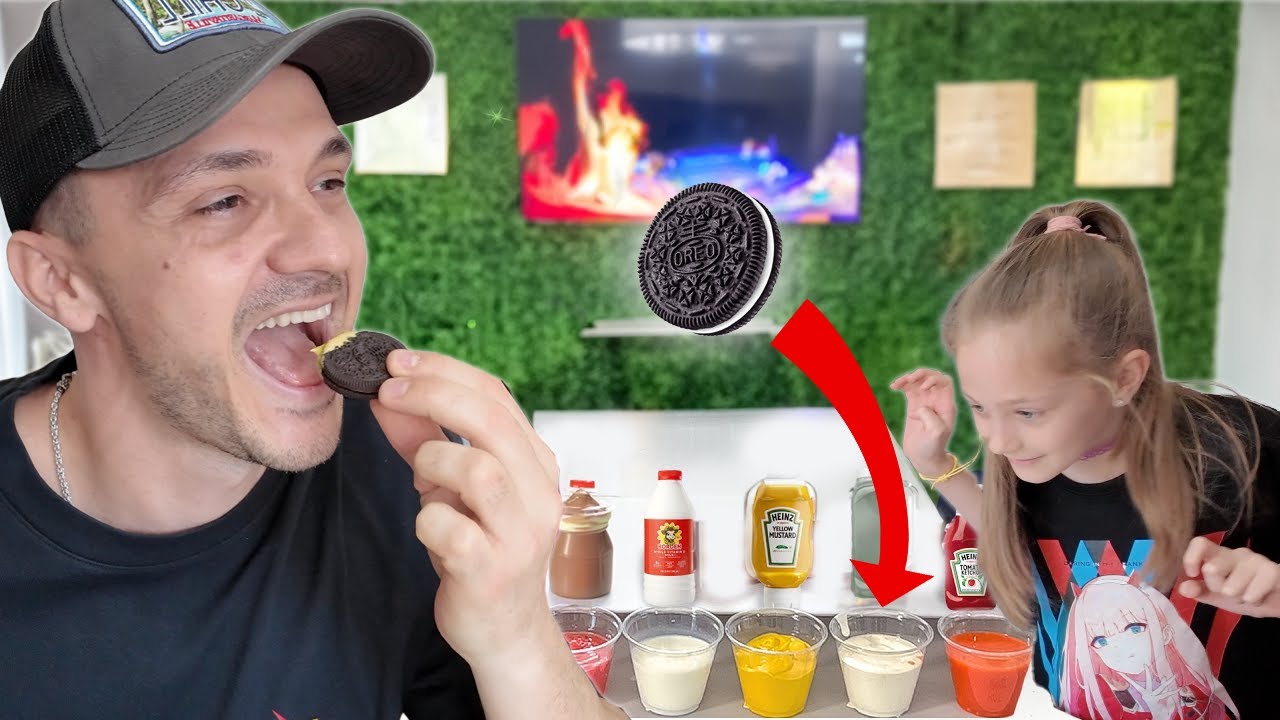 OREO ROLL ROULETTE CHALLENGE (Mananci biscuitele cu ce pica) - YouTube
