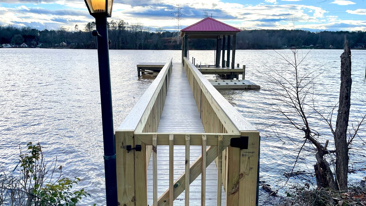 Charming Lakefront Cottage, Lake Wylie, Charlotte, North Carolina - YouTube
