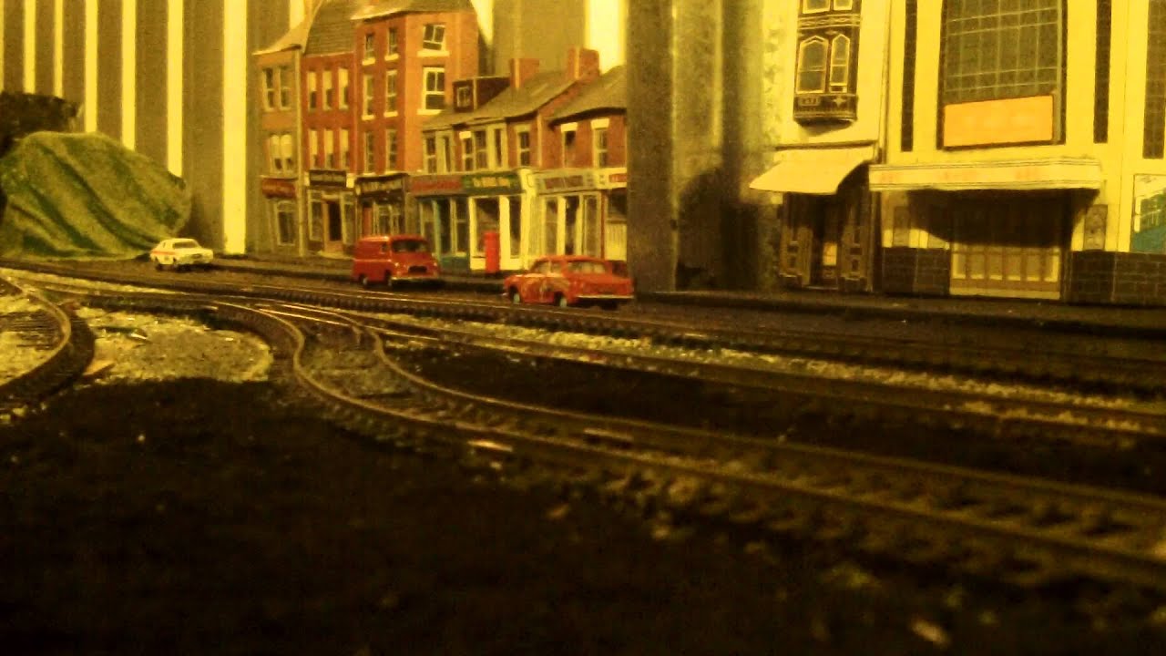 Model Railways - 45114 hauls 4CEP and Ivatt class 2 46520 pass by - YouTube