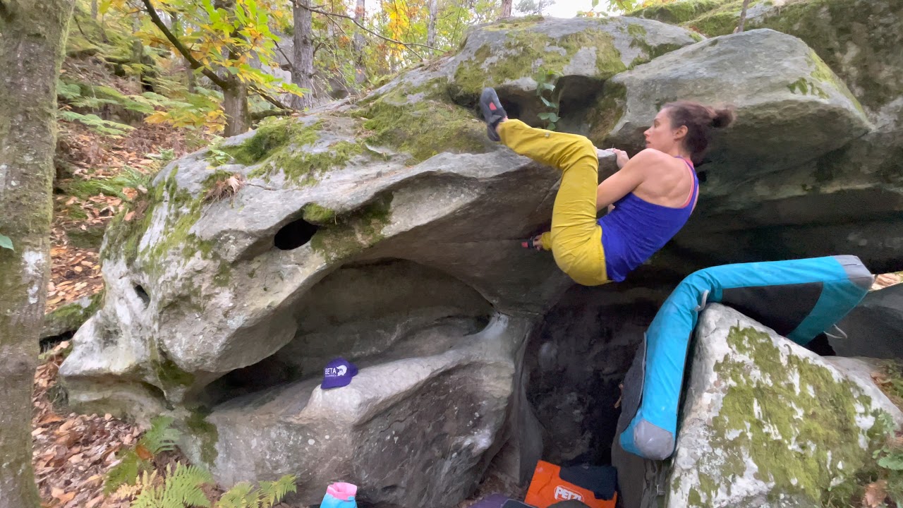 Le Toit Tendu (Fb 6b) - Rocher des Souris - Fontainebleau - YouTube