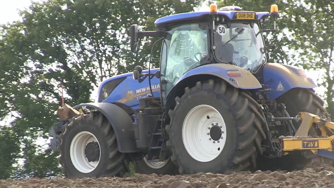 NEW HOLLAND T7 245 - YouTube