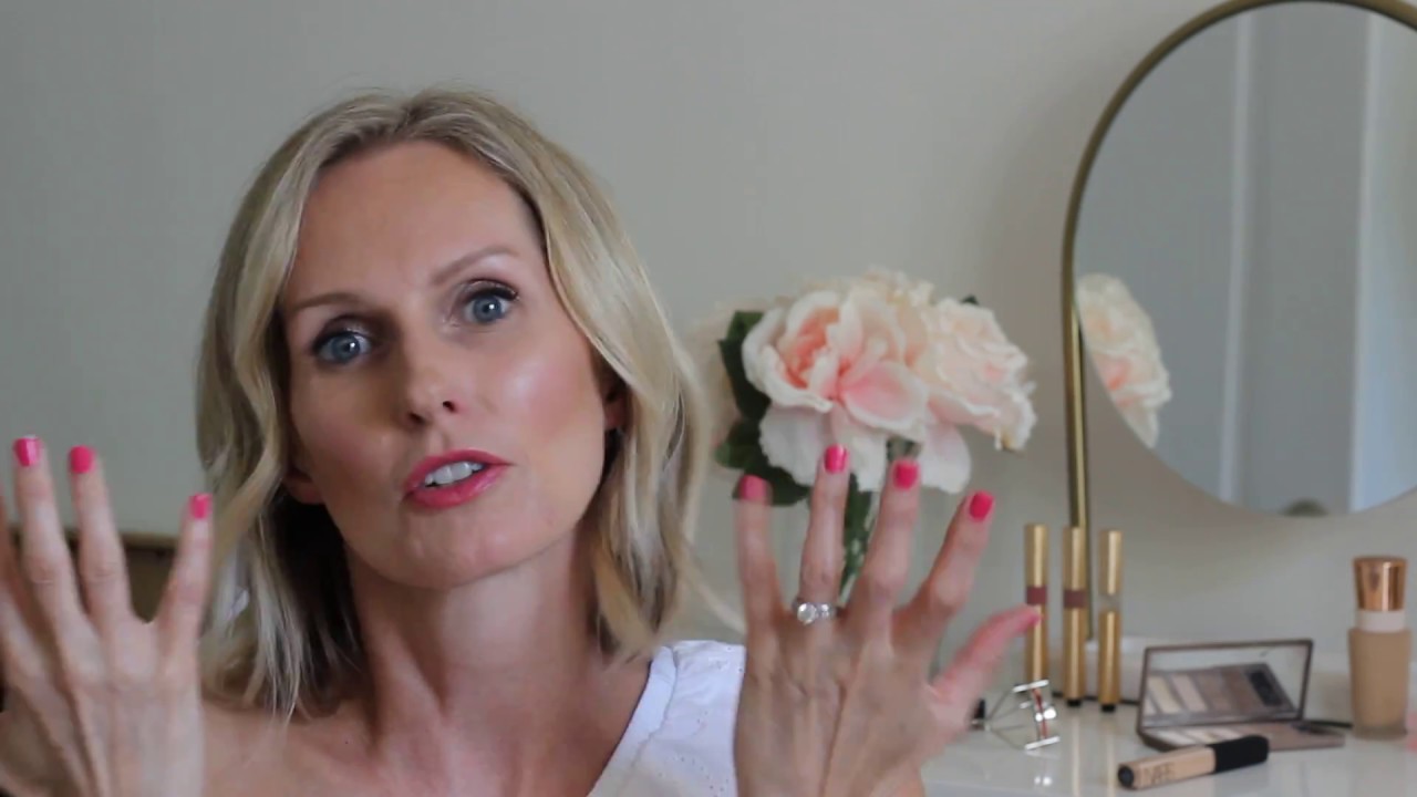How to apply Blush - YouTube