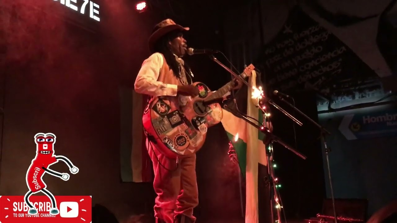 Brushy One String performs in Argentina - YouTube