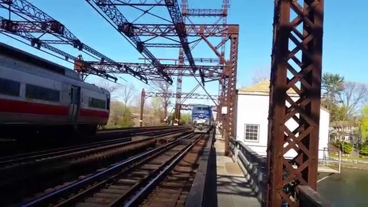 MN 1577 and SLE 1640 meet on Saga Bridge - YouTube