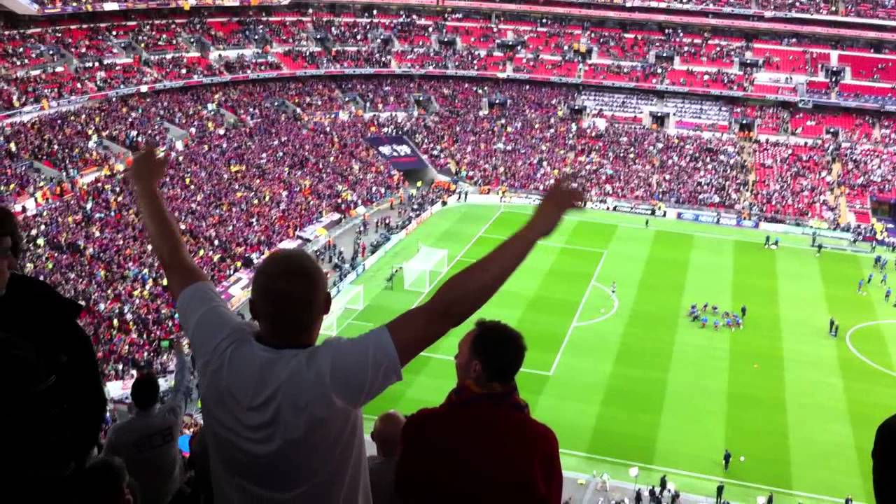 Barcelona Fans Singing - YouTube
