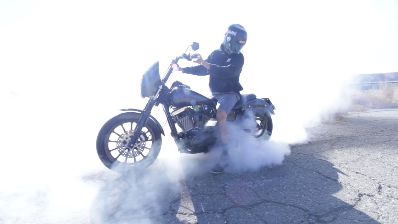 Mondays! (harley burnout) - YouTube