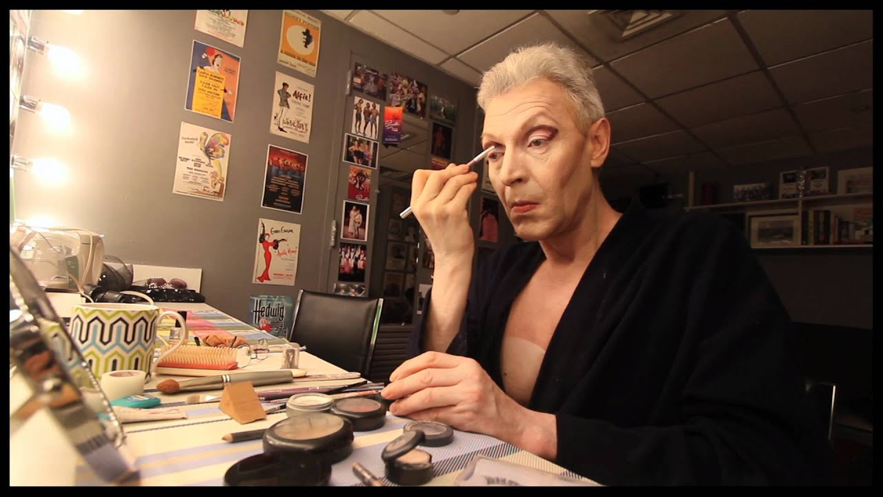 Character Study: Tony Sheldon Transforms Into Bernadette for "Priscilla Queen of the Desert ...