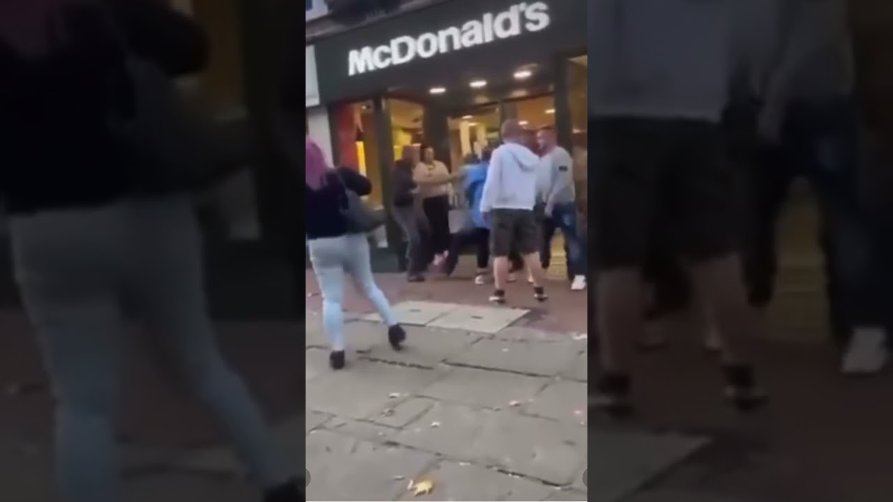 92 years old fromer professional boxer defends himself in a street ...