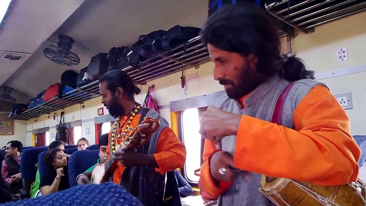 Bengali Folk song by Baul singers aboard Shantiniketan Express - YouTube