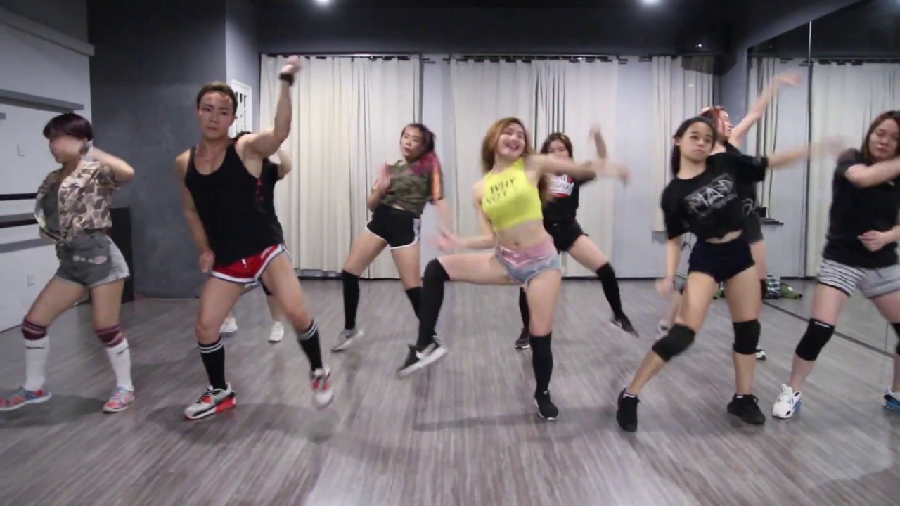 DvotionDanceStudio - Vivi Twerk ( Basic ) Class - YouTube