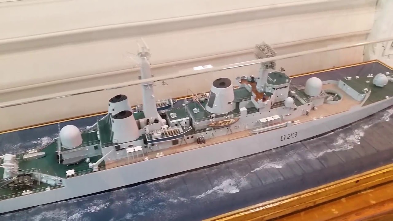 HMS Bristol model, Portsmouth Dockyard #Model #HMS #Bristol #RoyalNavy ...