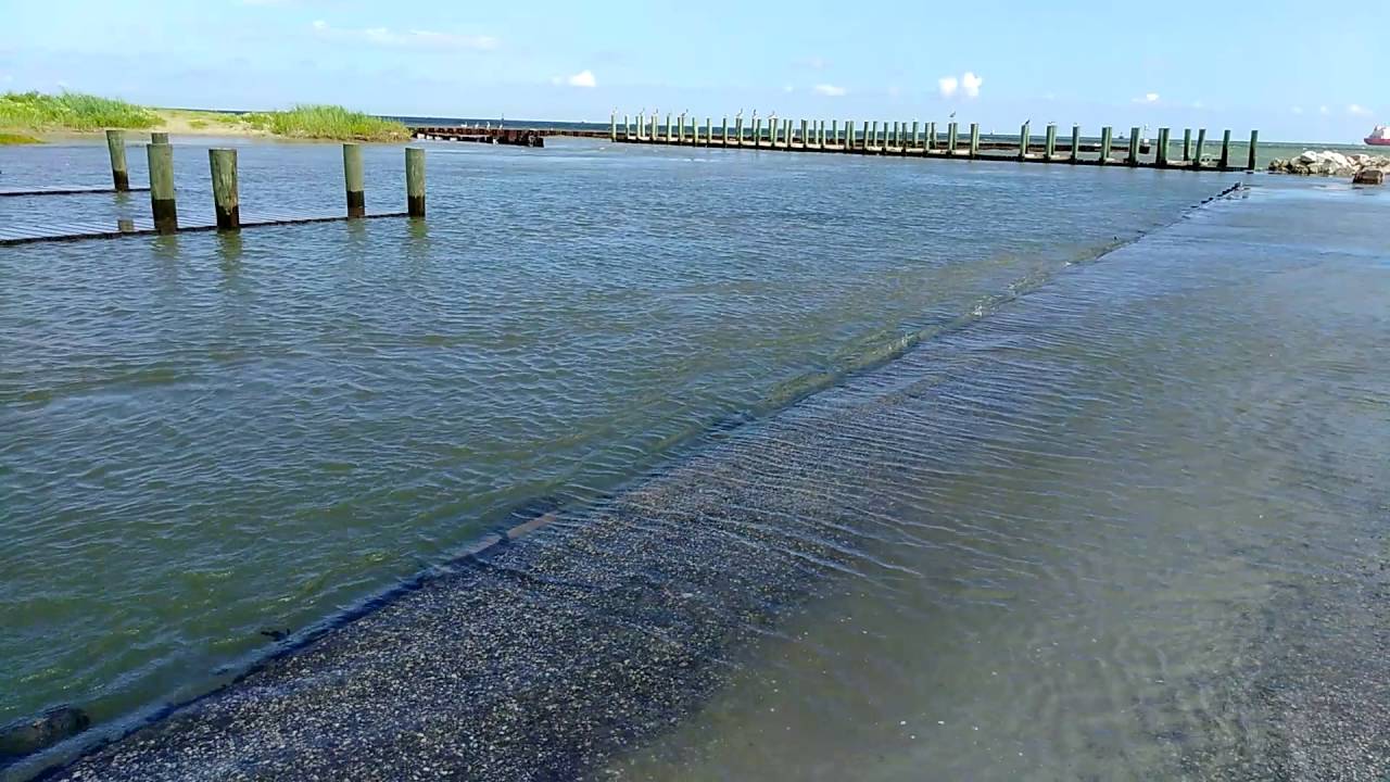 Texas city dike Over flow - YouTube