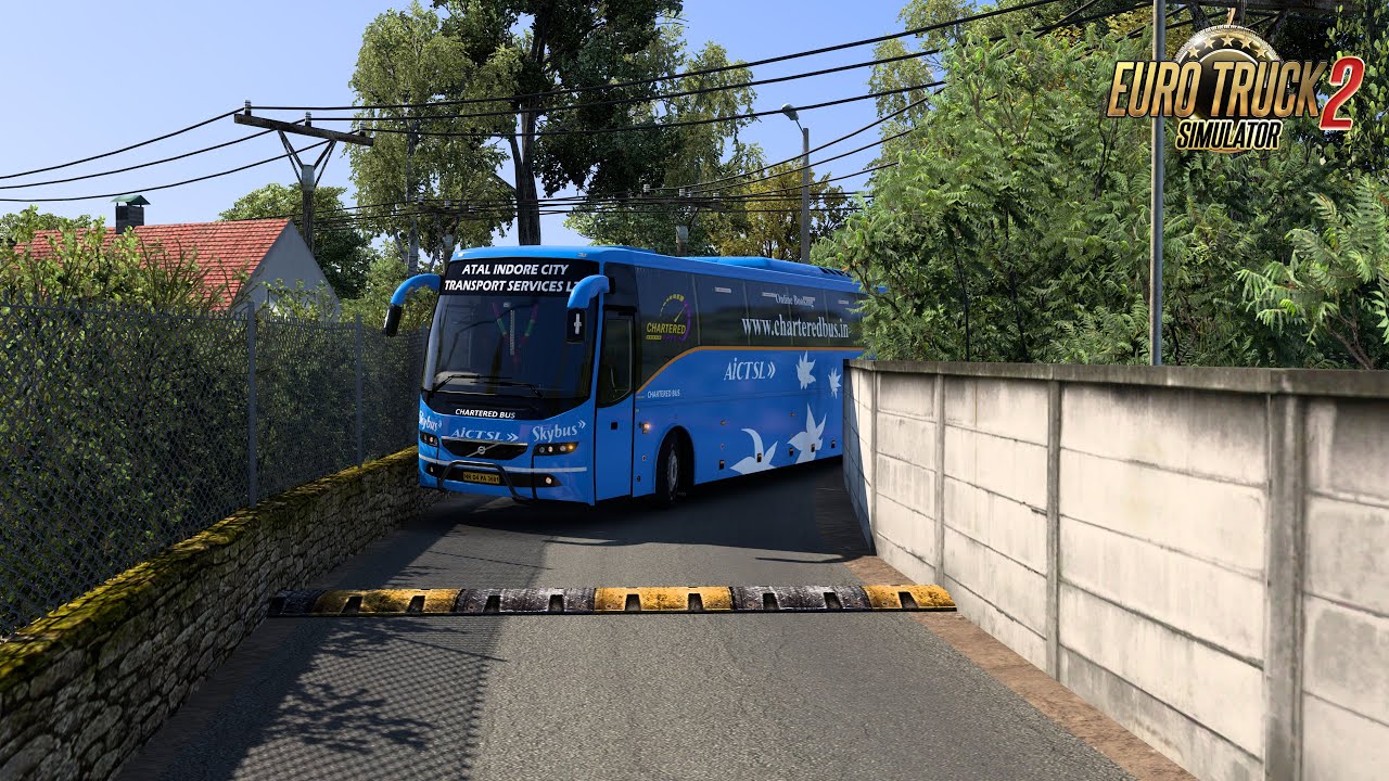 Volvo 9400 Charted semi sleeper bus in narrow road | Indian Traffic ...