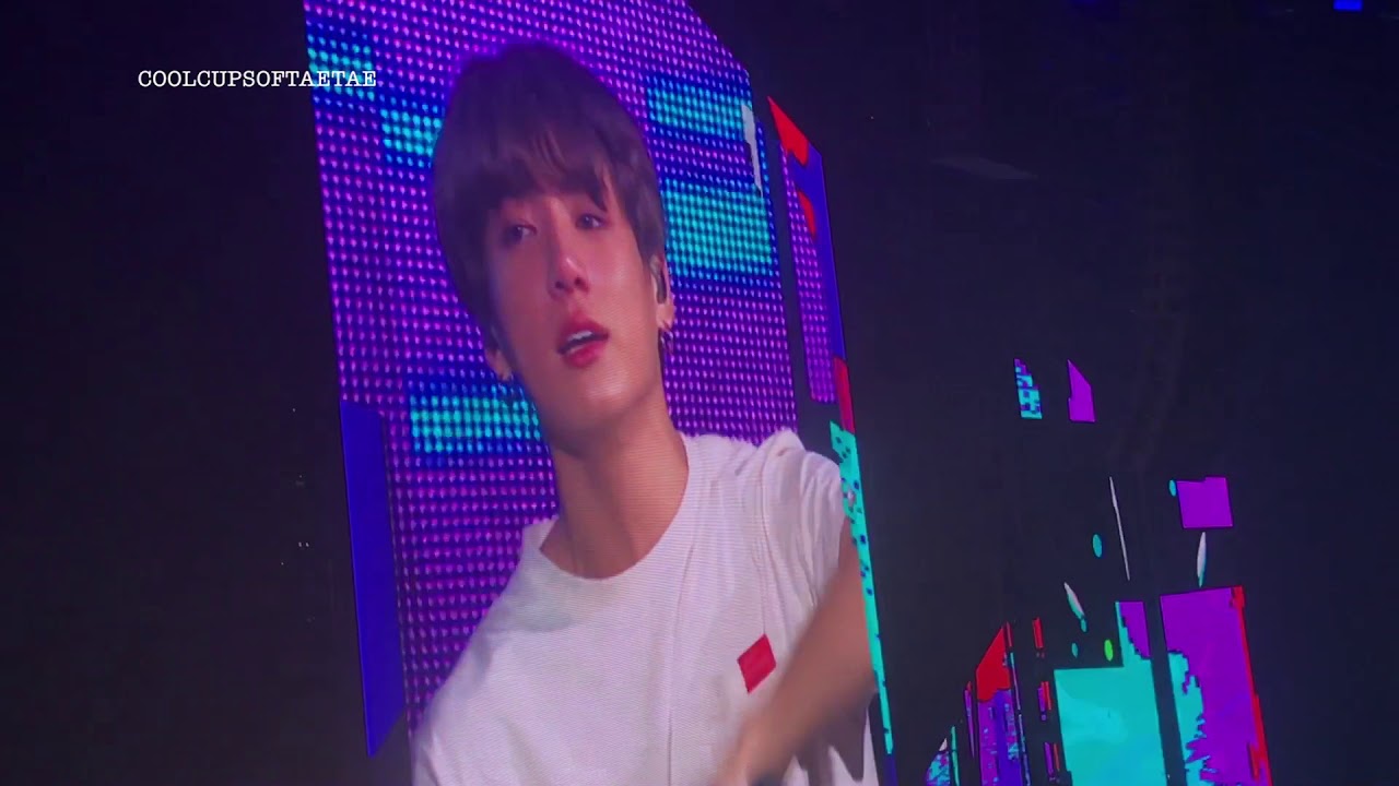 Jungkook crying during Anpanman - BTS (방탄소년단) LONDON OCTOBER 9TH 2018 ...