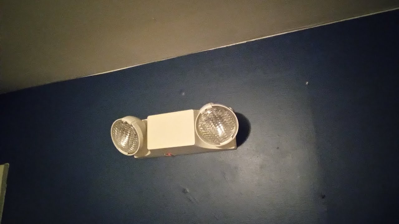 new emergency light spot - YouTube