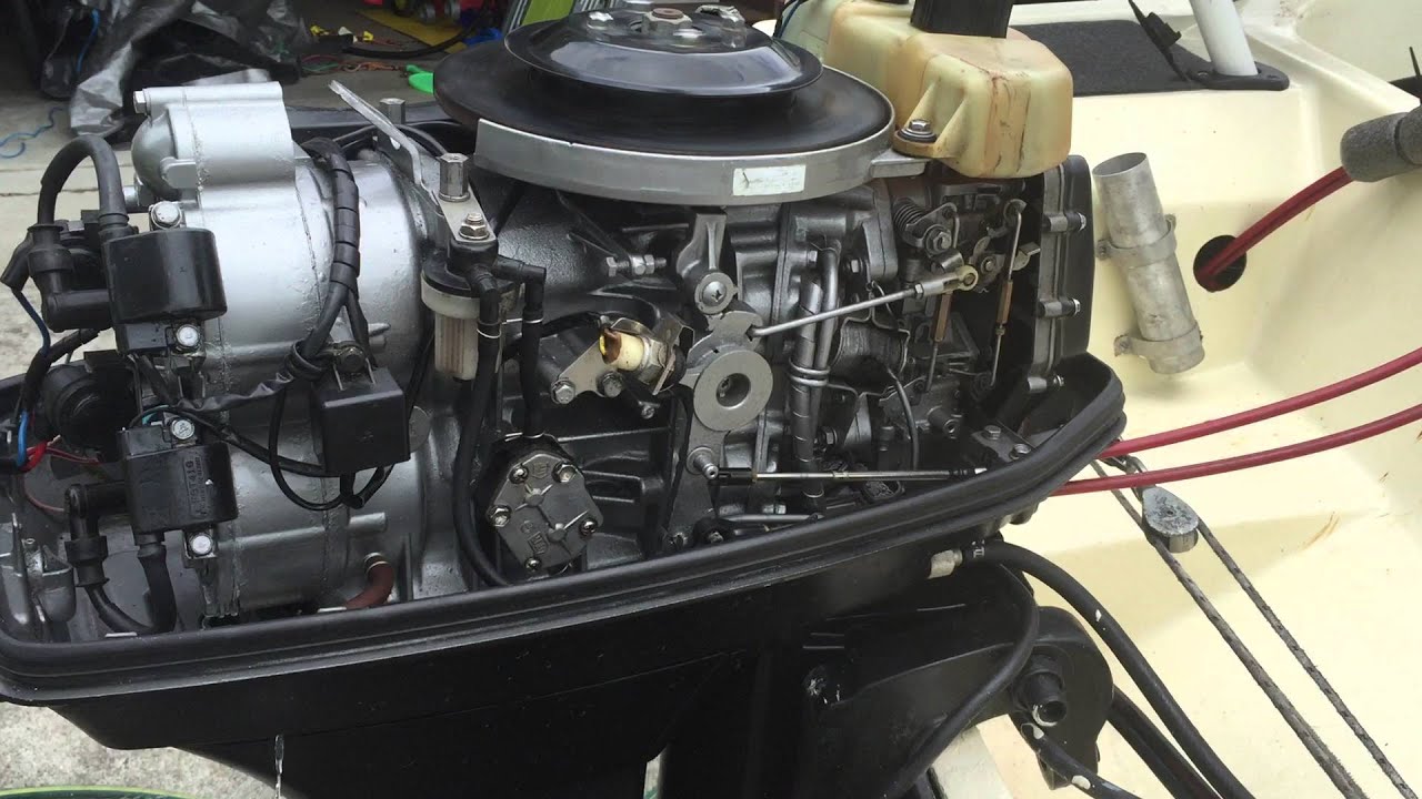 60HP RUNNING ON PLYLITE BOAT - YouTube