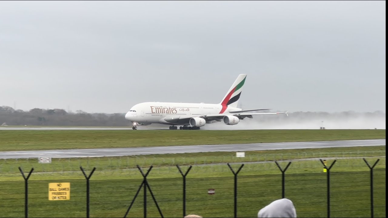 Emirates A380 take off - YouTube