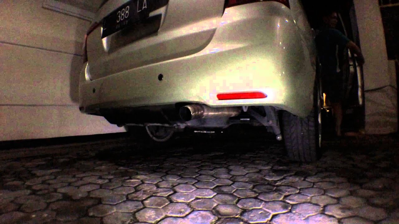 Innova Diesel With High Performance Racing Exhaust System - YouTube