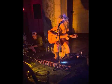 Taraka - Old Gloves (live & unplugged around the campfire, 2026)