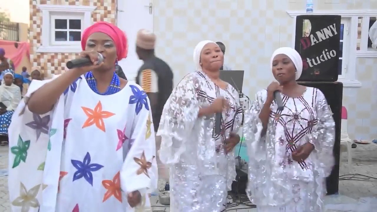 FATI NIGER BIKI BUDIRI SONG - YouTube