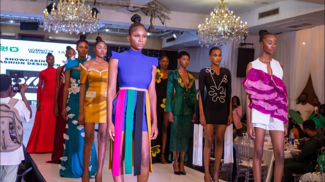 MY FIRST FASHION RUNWAY (part 1) - YouTube