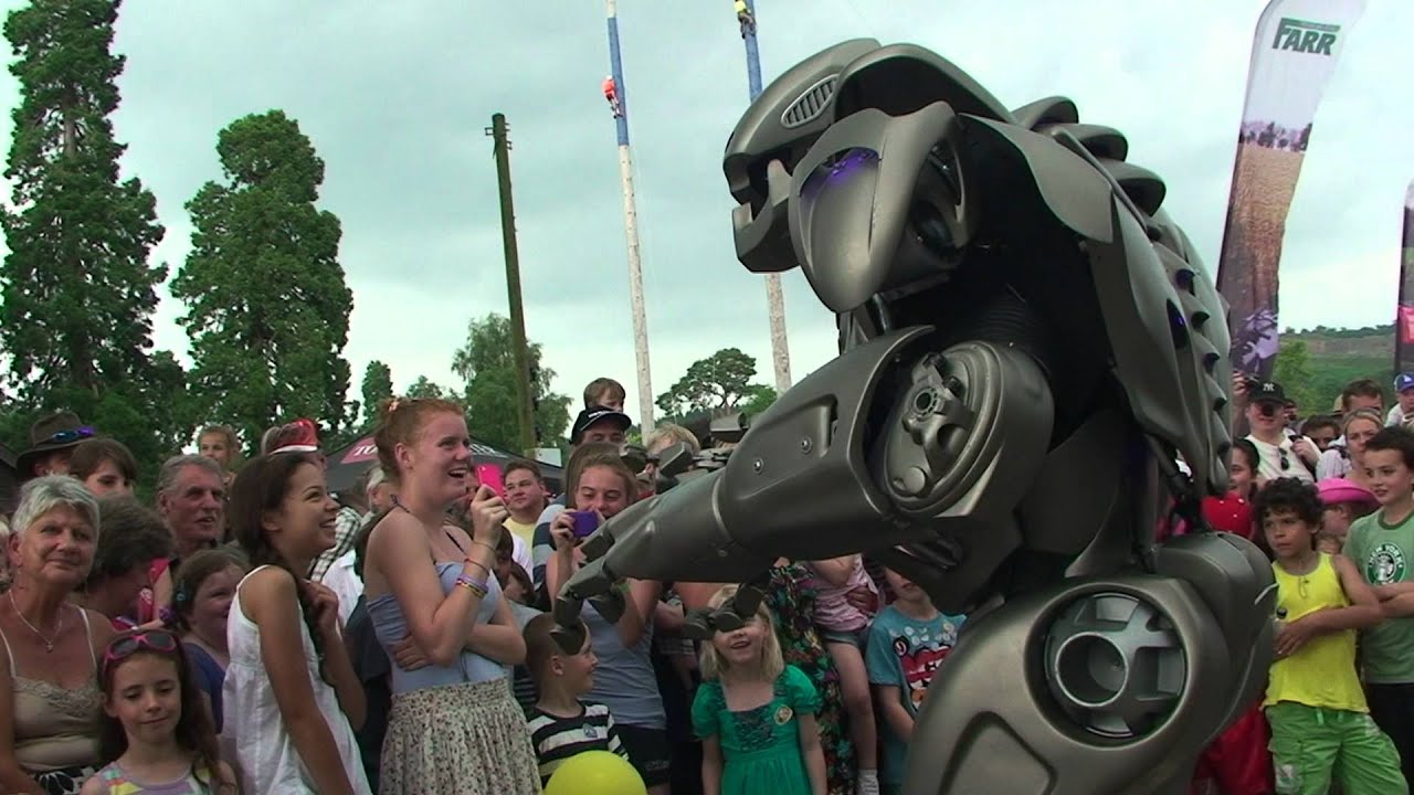 Titan the Robot at the Royal Welsh show 2012 HD - YouTube