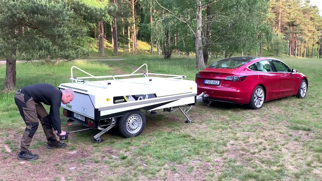 Folding out a Comanche Explorer EVO - YouTube