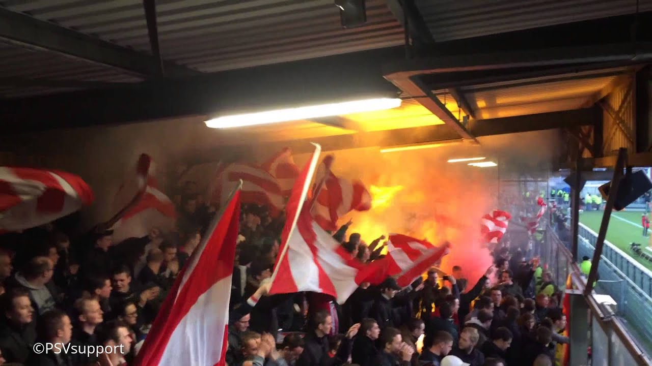 PSV Support: Sfeeracties en Pyro overzicht PSV Fans 2014-2015 - YouTube