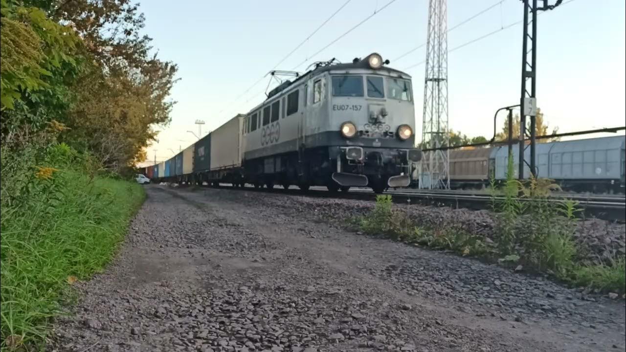 Wjazd EU07 - 157 ECCO Rail z kontenerami na Wrocław Brochów - YouTube