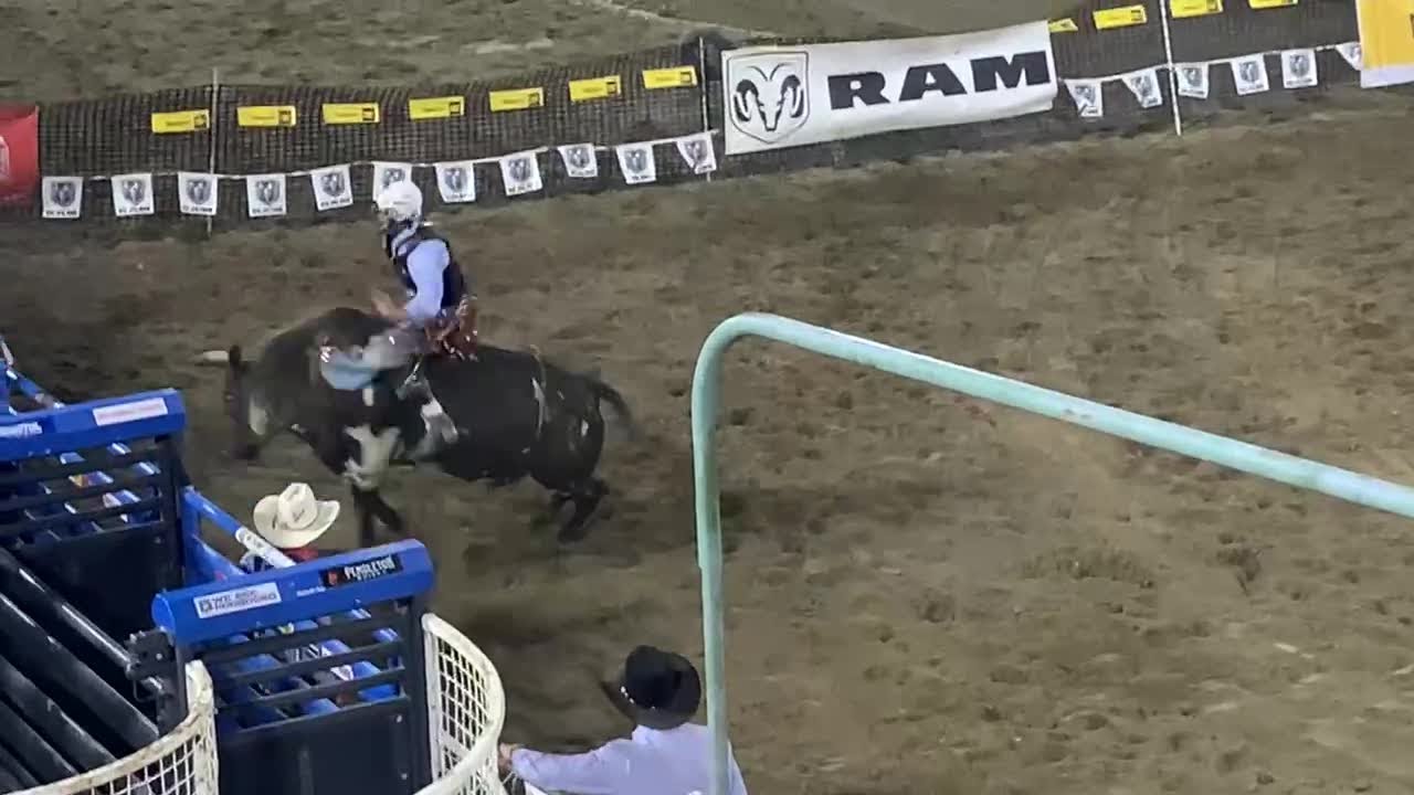 Maverick Smith at the Central Wyoming Rodeo. - YouTube