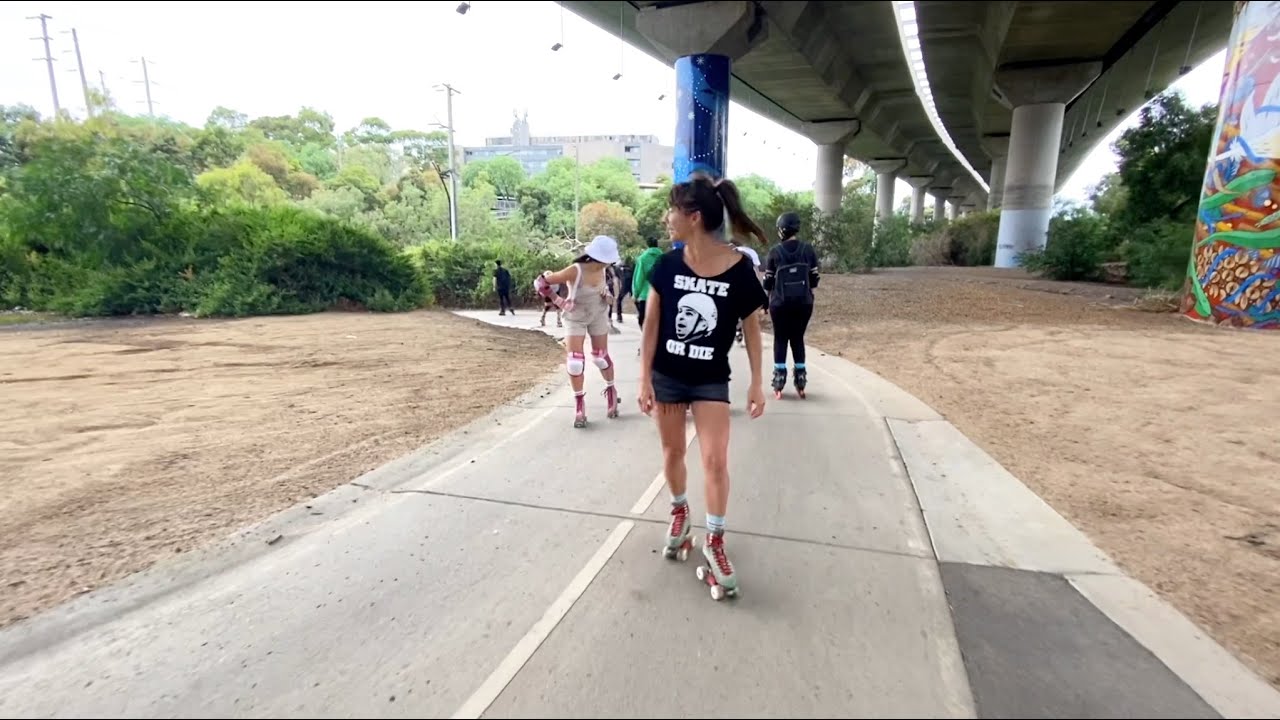 Skating like a Sunday morning - YouTube