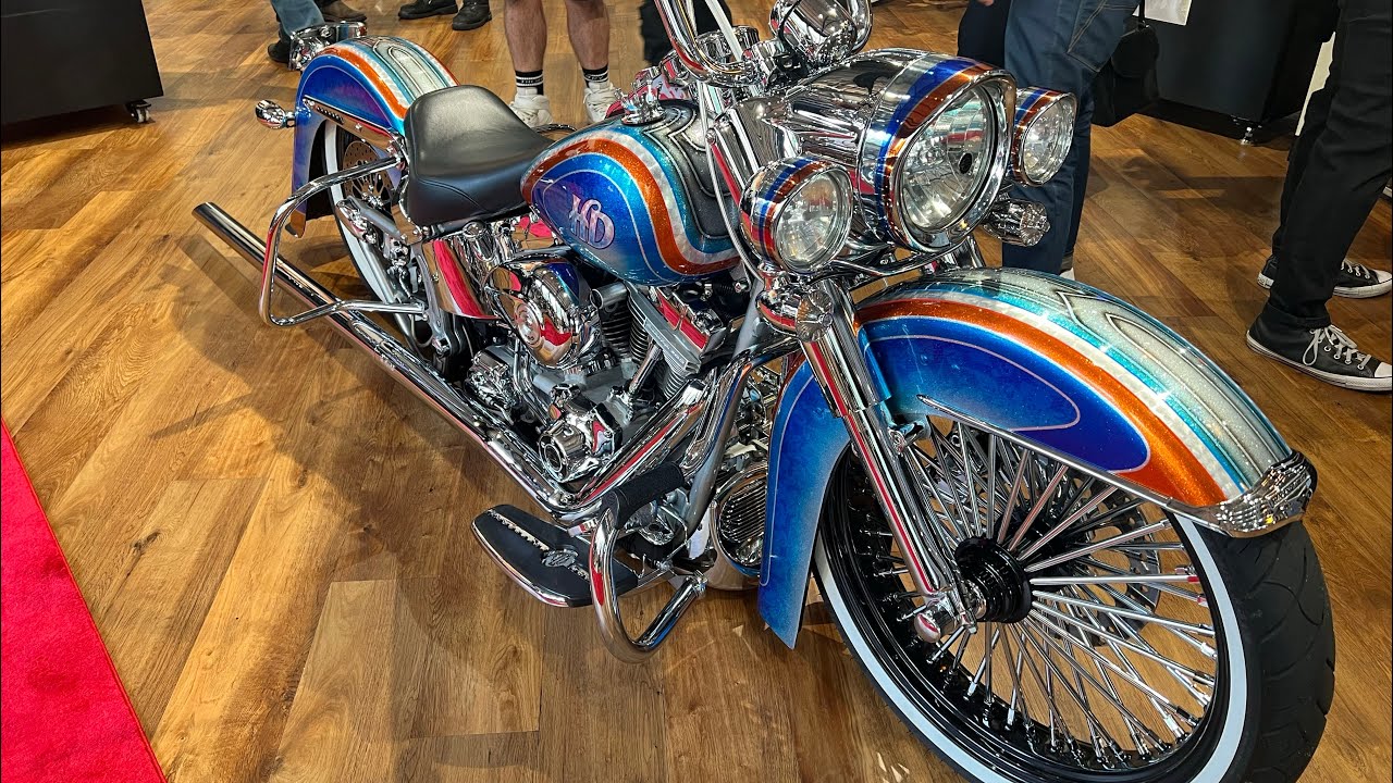 Sons visit Harley Heaven bike night - YouTube