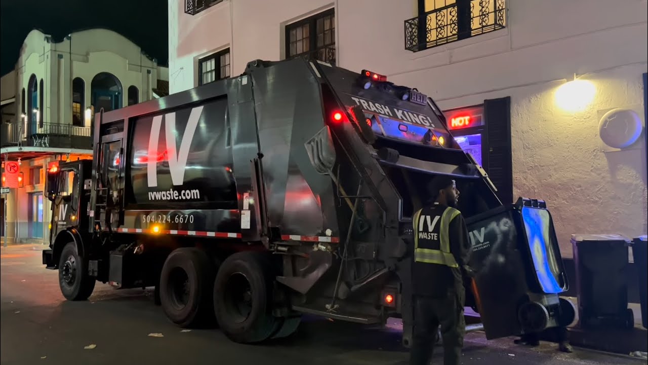IV Waste Mack MRU Heil 5000 garbage truck packing out on heavy New ...