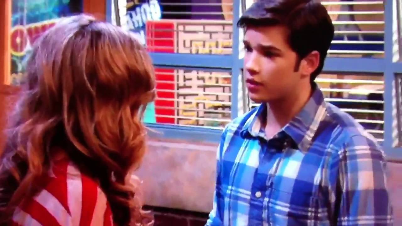 Icarly Carly Kisses Freddie