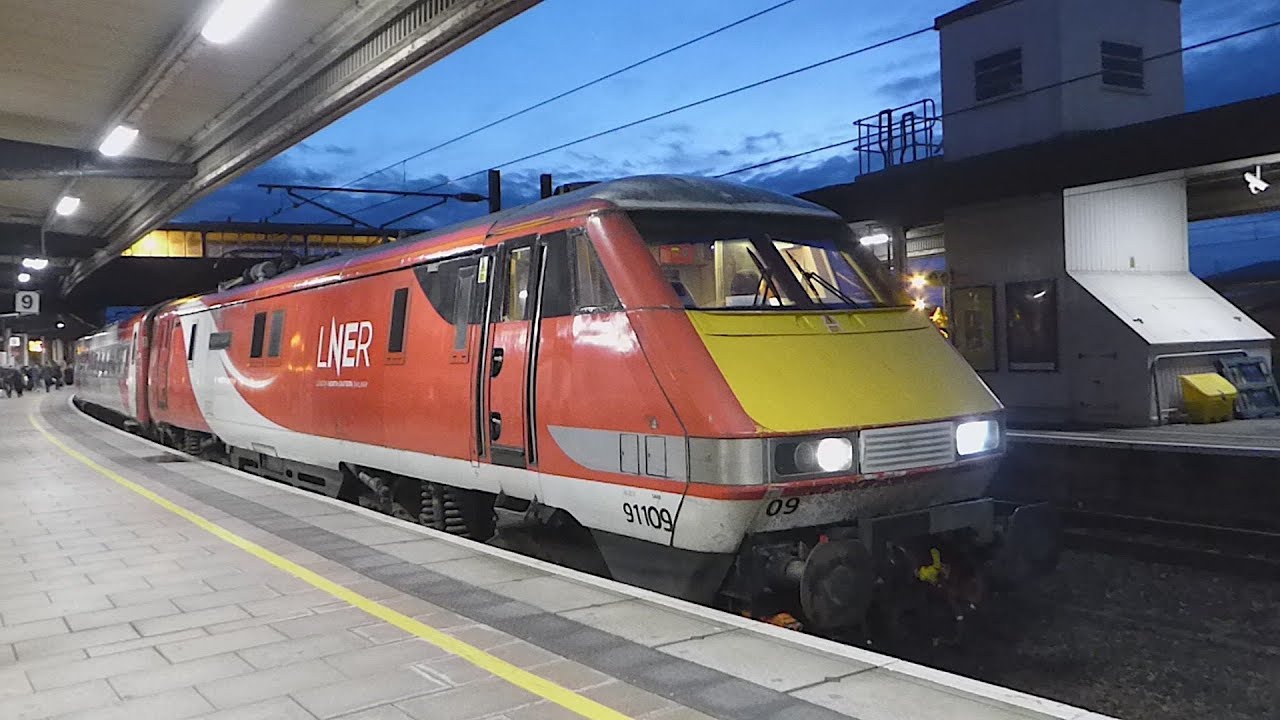 LNER Class 91 91109 at York (17/11/19) - YouTube