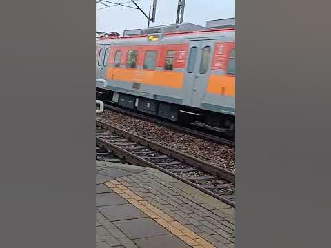 odjazd EN57 ze stacji Świdnik Wschód - YouTube