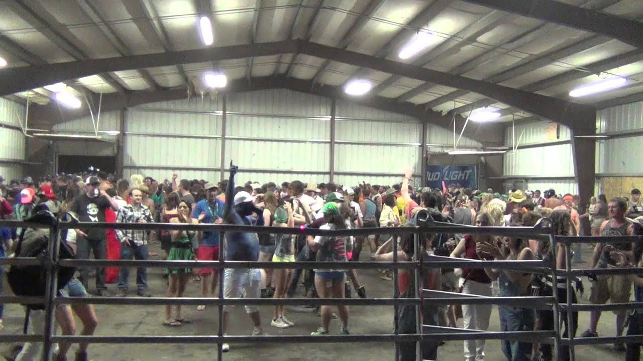Harlem Shake - Maggot Fest 2013 - YouTube