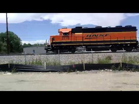 BNSF 2778 south (smokey BNSF 2313) - YouTube